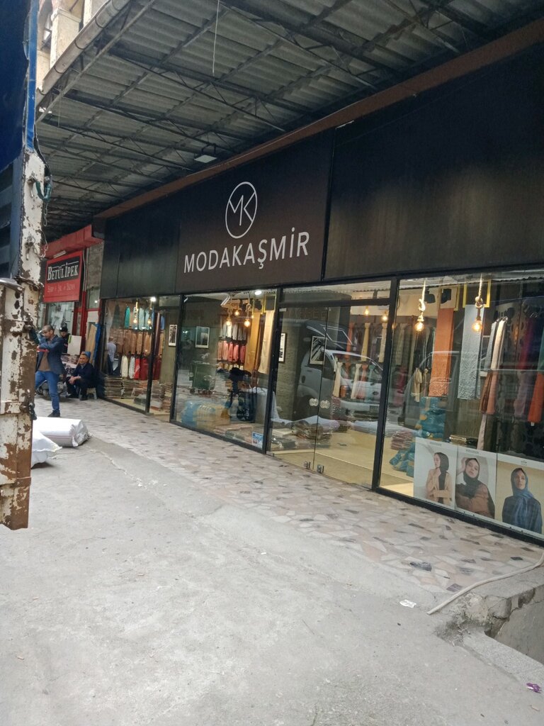 Toptan giyim Moda Kaşmir, İstanbul, foto