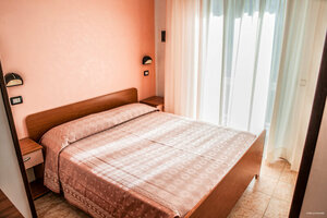 Hotel La Caravella (Apulia, Bari, Via Enrico Mattei, 1), otel  Vieste'den