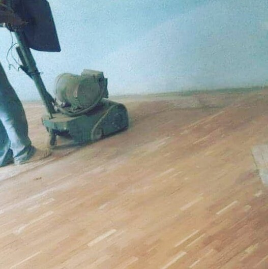 Zemin döşeme üretim ve satış firmaları Parquet Guayacan - Pulida y Lacada de Pisos, Kito, foto