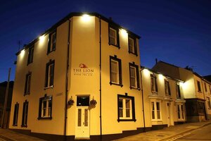 The Lion (England, Oxfordshire County, Сivil Parish of Banbury, Broad Street), otel  Galler'den