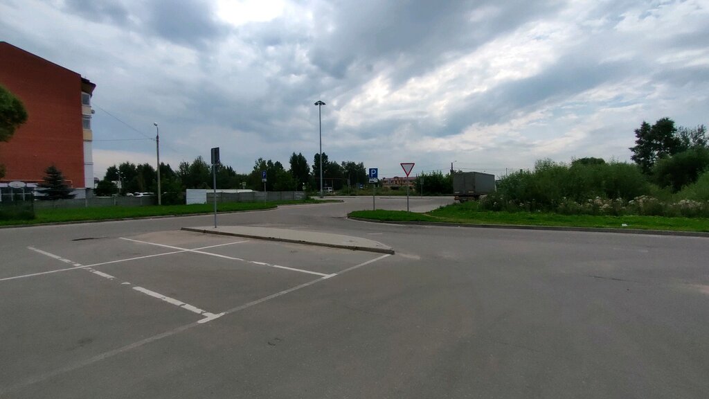 Otoparklar Car park, Yaroslavskaya oblastı, foto