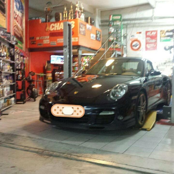 Express yağ değişim noktası Chap's Lubricentro, Tigre, foto