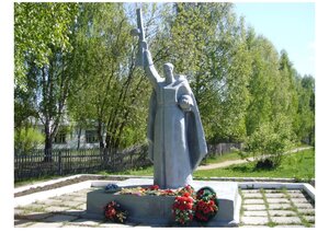 Скульптура воина-защитника (munitsipalnoye obrazovaniye Kirov, poselok Sidorovka, ulitsa Bratyev Vasnetsovykh), anıt, heykel  Kirov'dan