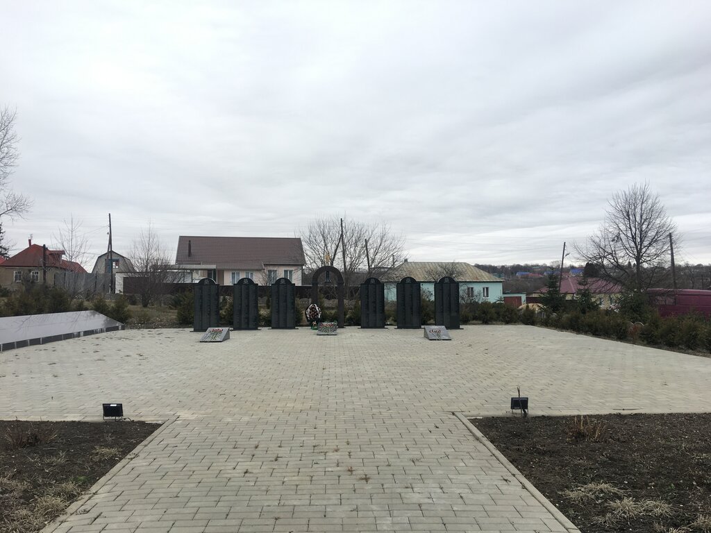 Anıt, heykel Братская могила, Lipetskaya oblastı, foto