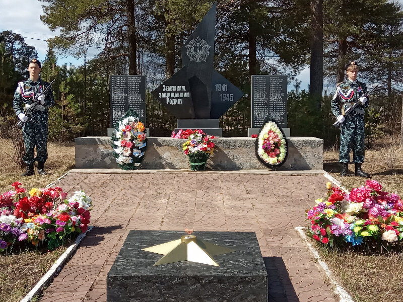 Anıt, heykel Обелиск землякам защищавшим Родину, Arhangelskaya oblastı, foto
