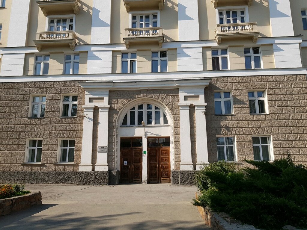 Bilim araştırma enstitüsü Nil Tekhnologiya transportnogo mashinostroyeniya i remont podvizhnogo sostava, Novosibirsk, foto
