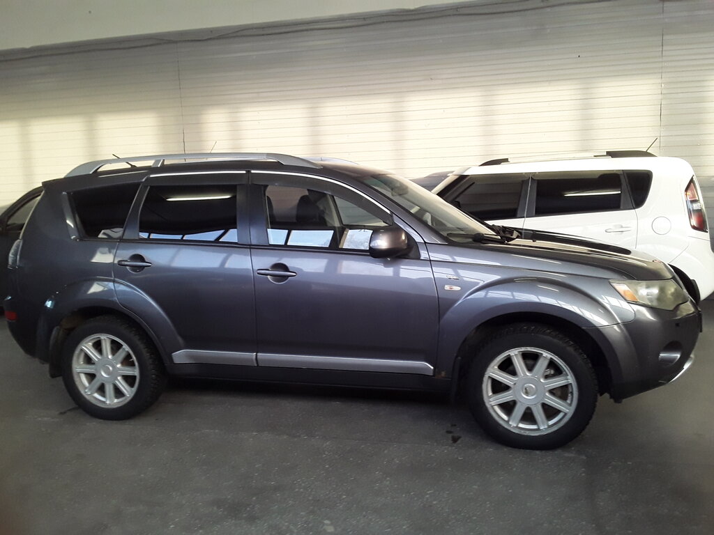 Otomobil yedek parçaları Авто, Surgut, foto