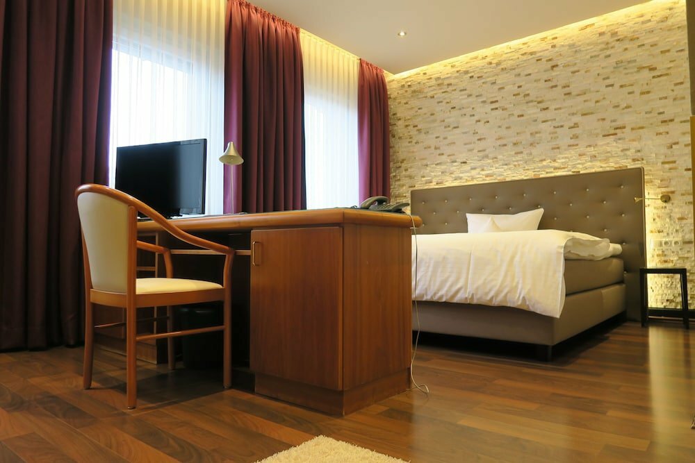 Otel Flair Hotel Waldkrug, Delbruck, foto