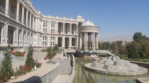 Müzeler ve sanat galerileri Nevruz Sarayı, Duşanbe, foto