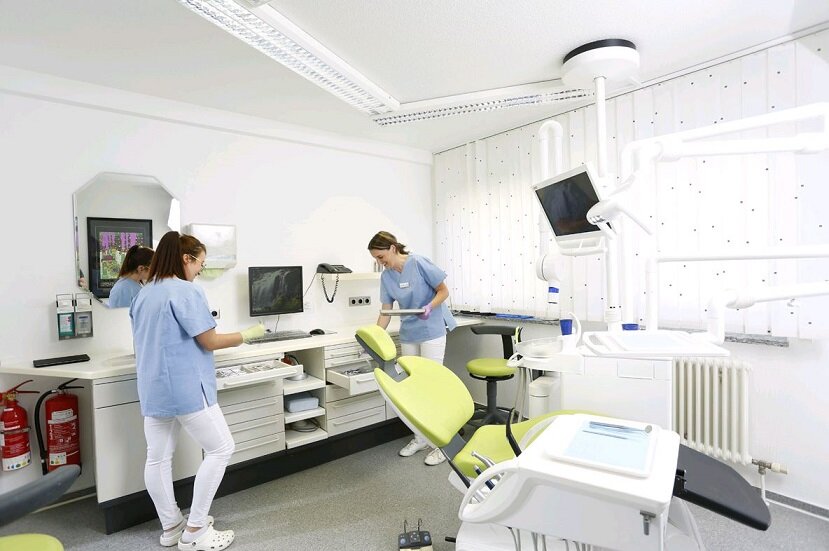 Özel ağız ve diş sağlığı klinikleri ve muayenehaneleri René und Kerstin Sindlinger Zahnärzte, Bavyera, foto