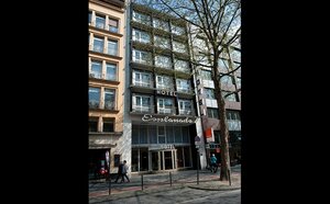 Hotel Esplanade (Hohenstaufenring No:56, Köln), otel  Köln'den