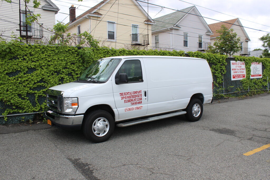 Kamyon ve ağır vasıta satış ve servis firmaları Empire Rent A Car, New York, foto