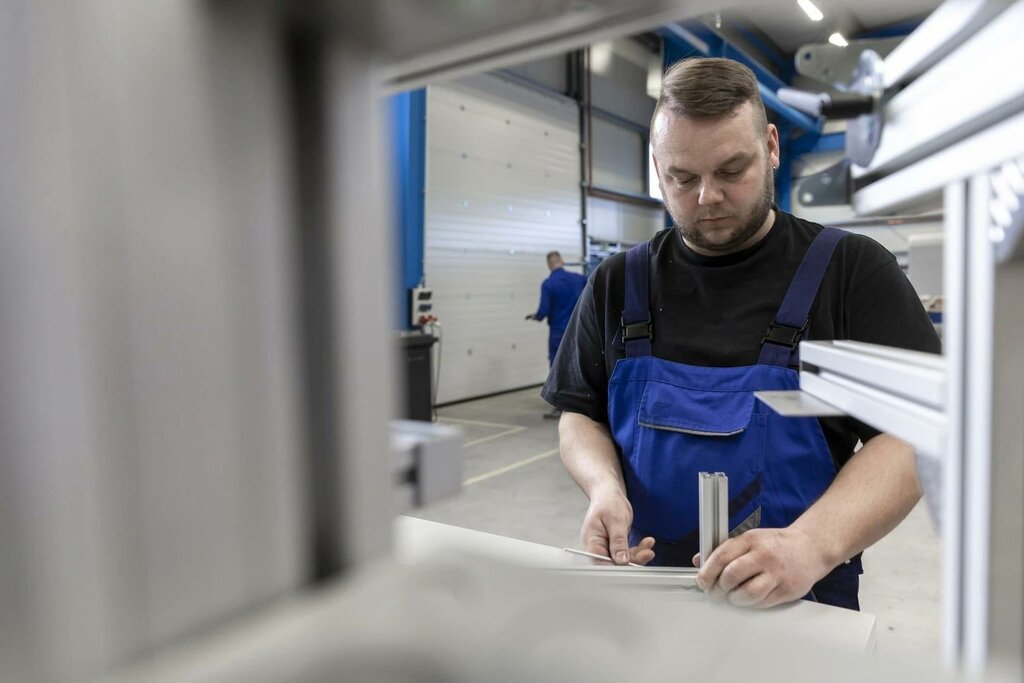 Sanayi ekipmanları firmaları Symacon System + Service GmbH, Magdeburg, foto