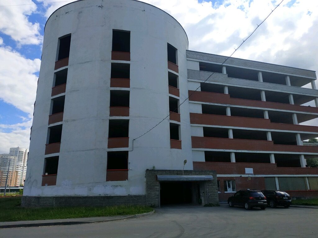 Otoparklar Parking lot, Yekaterinburg, foto