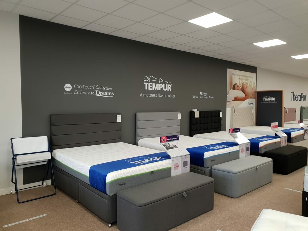 Mobilya mağazaları Dreams Rotherham, İngiltere, foto