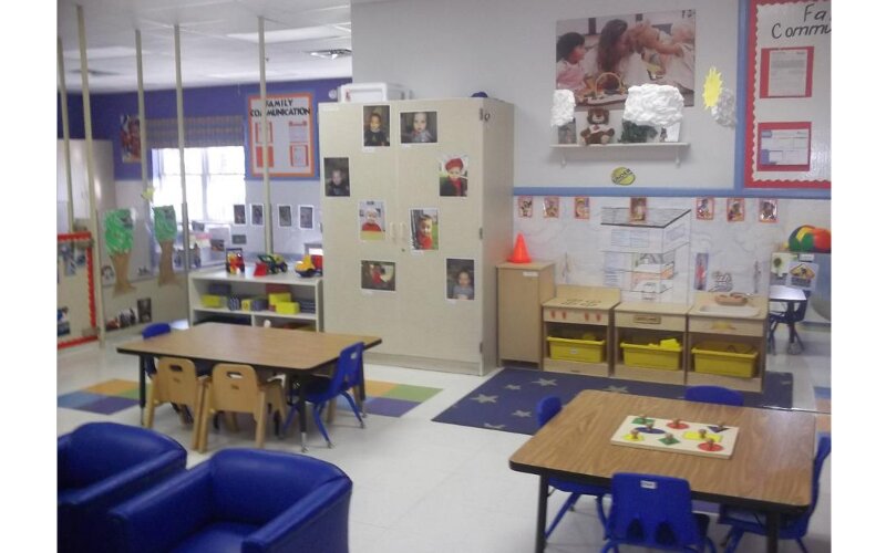 Ortaokul Highgrove KinderCare, Corona, foto