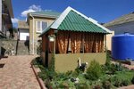 Gostevoi dom Krymskii dvor (улица Победы No:33, посёлок городского типа Коктебель), otel  Kırım Cumhuriyeti'nden