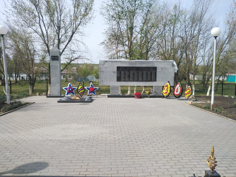 Anıt, heykel Воинам-односельчанам, погибшим в годы гражданской и Великой Отечественной войны, Stavropolski krayı, foto