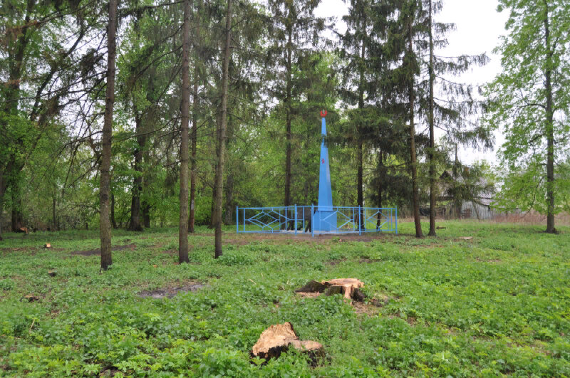 Anıt, heykel Братская могила советских воинов, Orlovskaya oblastı, foto