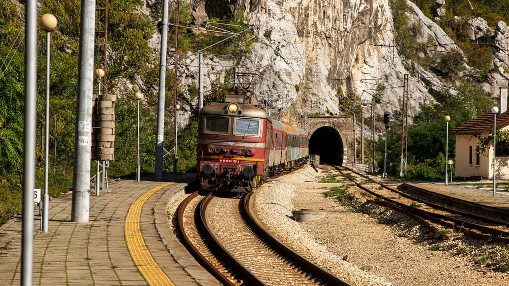 Tren istasyonu Черепиш, İvraça (Vratsa), foto