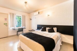 Concept Design Hostel & Suite (Estado do Paraná, Mesorregião do Oeste Paranaense, Microrregião de Foz do Iguaçu, Município Foz do Iguaçu, Vila Yolanda), otel  Foz do Iguaçu'dan