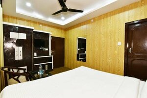 Surbhi Guest House (State of Himachal Pradesh, Town of Dharamshala, Khara Danda Road), otel  Dharamsala'dan