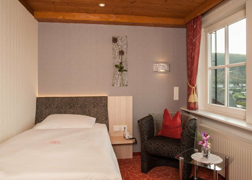 Otel Zum Weißen Stein, Renanya‑Palatinate, foto