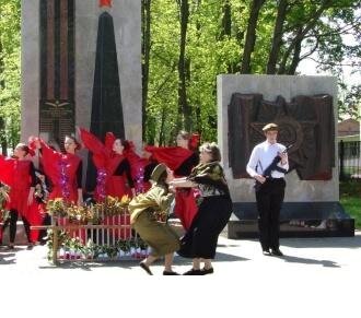 Anıt, heykel Обелиск воинам, павшим в годы Великой Отечественной войны, Moskova ve Moskovskaya oblastı, foto