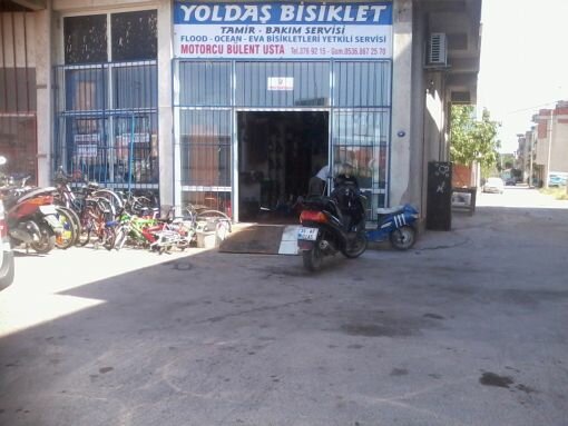 Bisiklet tamircileri Yoldaş Bisiklet, İzmir, foto