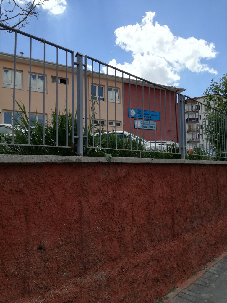 Ortaokul Kırkkonaklar İffet Güneşoğlu Ortaokulu, Ankara, foto