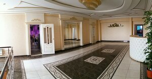 Luxor (Qazaqstan Konstıtýsıasy kóshesi No:111), otel  Tayınşa'dan