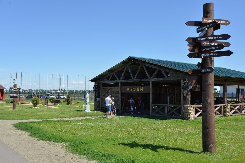 Hipodromlar Sibirskoye podvorye, turistichesky kompleks, Altayski krayı, foto