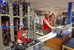 Ski rent service (Olimpiyskaya Street No:18), spor okulları  Soçi'den