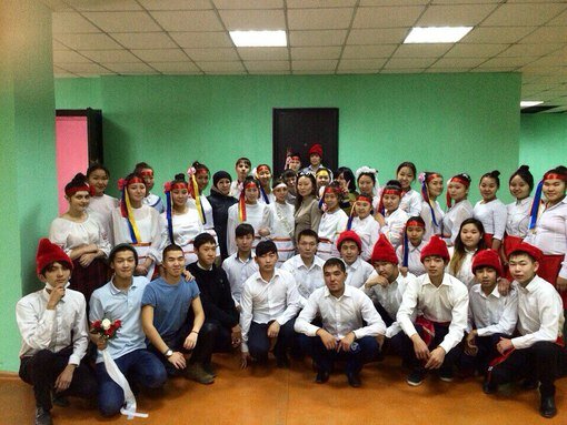 Meslek yüksekokulu Kyzylsky tekhnikum ekonomiki i prava, Kızıl, foto