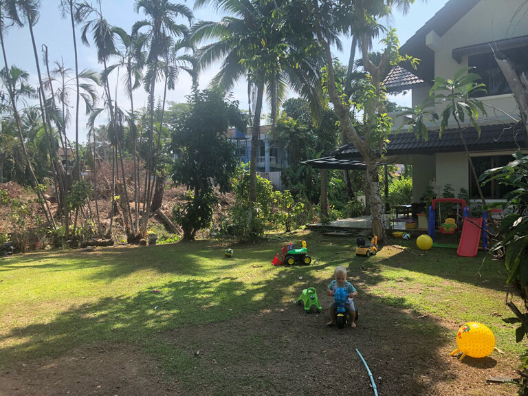 Anaokulları Свободные родители, Phuket Eyaleti, foto