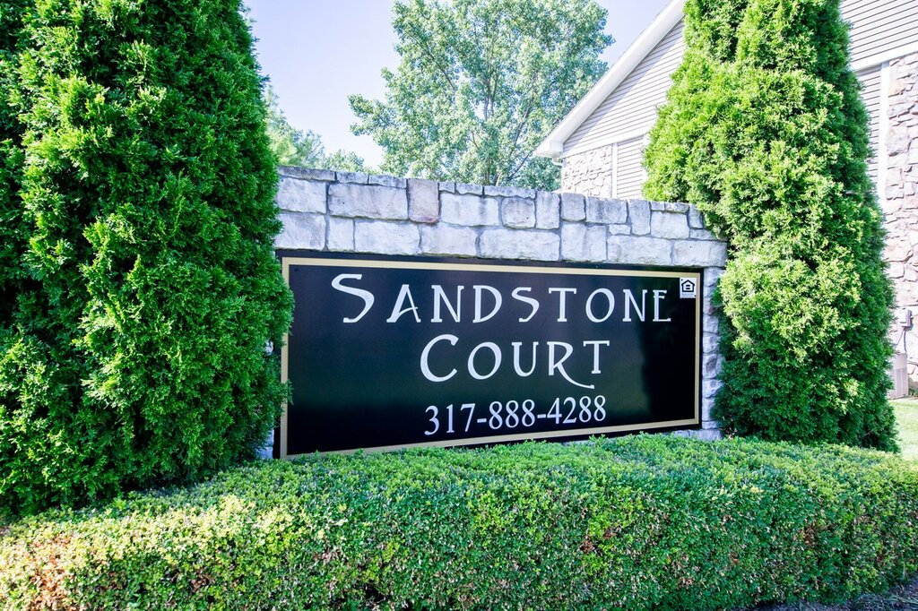 Emlak ofisi Sandstone Court Apartments, İndiana Eyaleti, foto