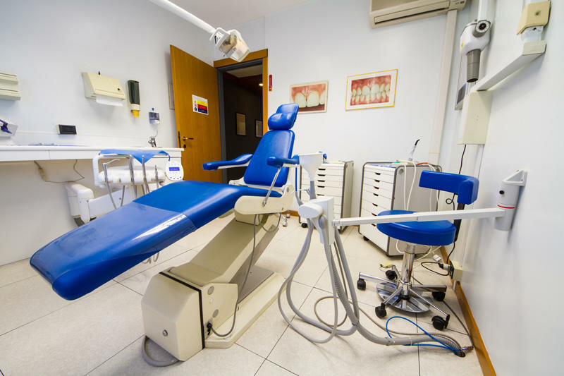 Özel ağız ve diş sağlığı klinikleri ve muayenehaneleri Studio Medico Dentistico Narcodent, Lombardiya, foto