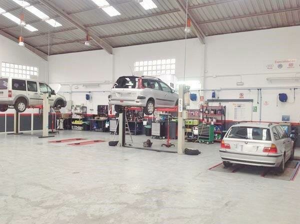Otomobil servisi Taller Saavedra Y Castro, Galisya, foto