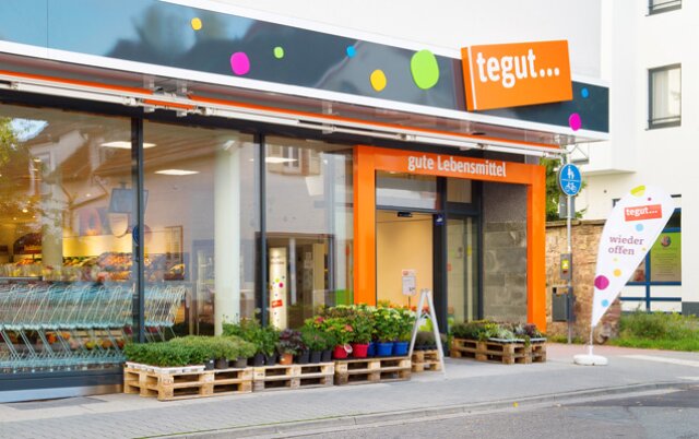 Süpermarket Tegut... gute Lebensmittel, Langen, foto
