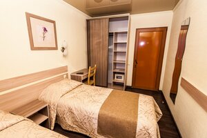 Polyarny krug (Kolskiy Avenue No:39), otel  Murmansk'tan