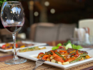 Nash Dvor (Abaı dańǵyly No:14), kafe  Aksay'dan