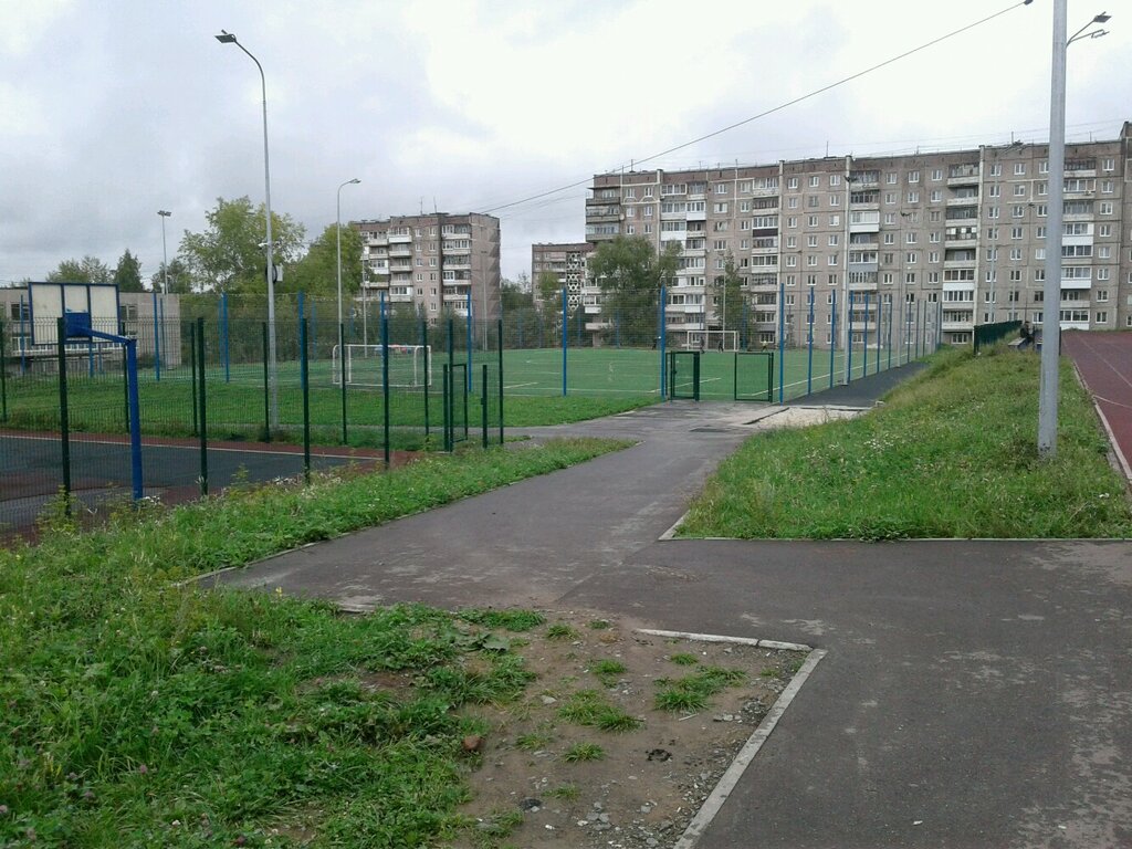 Spor alanı Футбольное поле, Nijni Tagil, foto