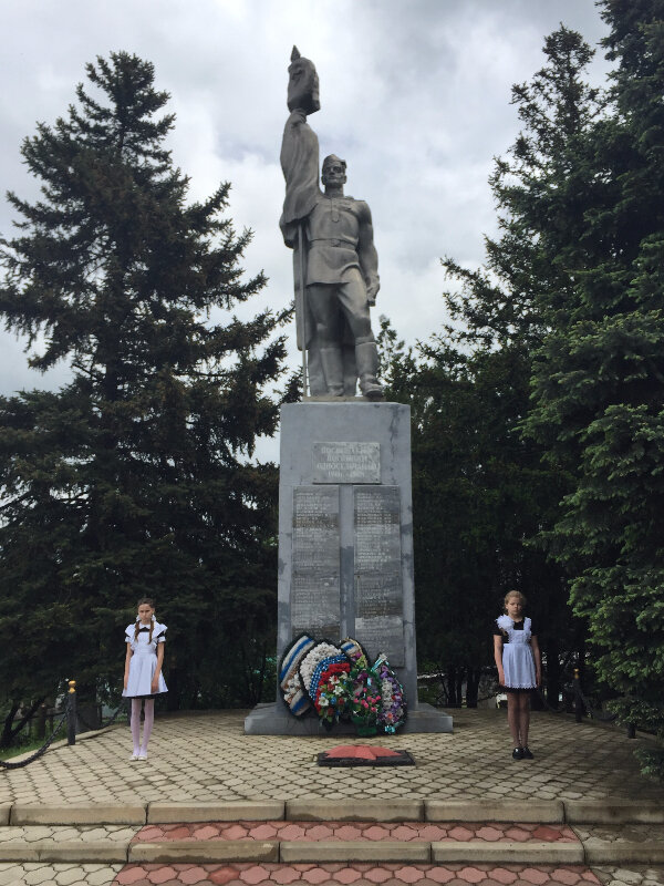 Anıt, heykel Обелиск землякам, погибшим в годы Великой Отечественной войны, Krasnodarski krayı, foto