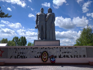Воинам-землякам, погибшим в Великой Отечественной войне, 1941-1945 гг. (Saratov Region, Khvalynskiy rayon, Alekseyevskoye munitsipalnoye obrazovaniye, selo Apalikha), anıt, heykel  Saratovskaya oblastından