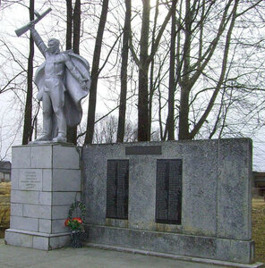 Братская могила (Magiliowskaja voblasc, Shklowski rajon, Fashchawski sielsaviet, vioska Zachody, Tsentralnaya ulitsa), anıt, heykel  Mogiliovskaya oblastından