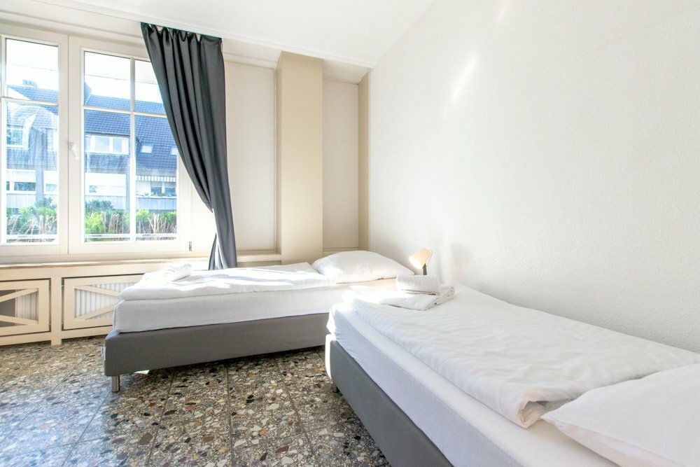 Otel Representative City Villa, Meerbusch, foto