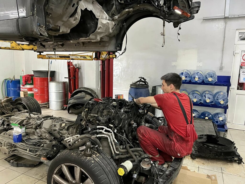 Otomobil servisi Bohemia Mechanics, Moskova, foto