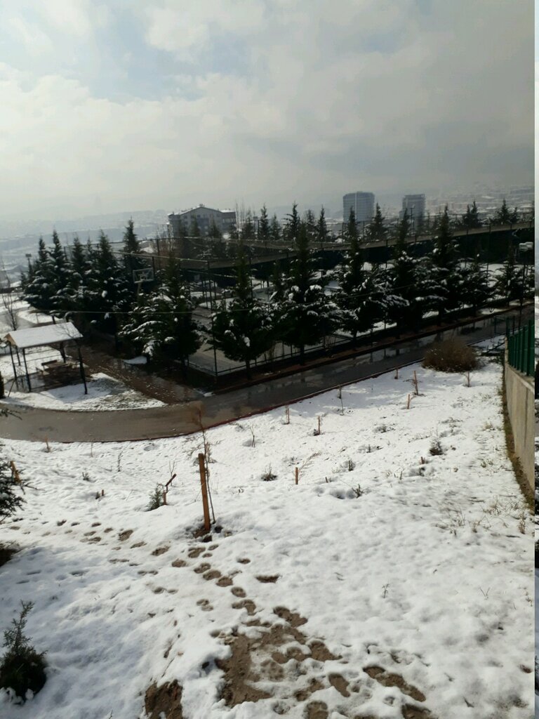 Çocuk oyun ekipmanları Fatih Devravut Parkı, Ankara, foto