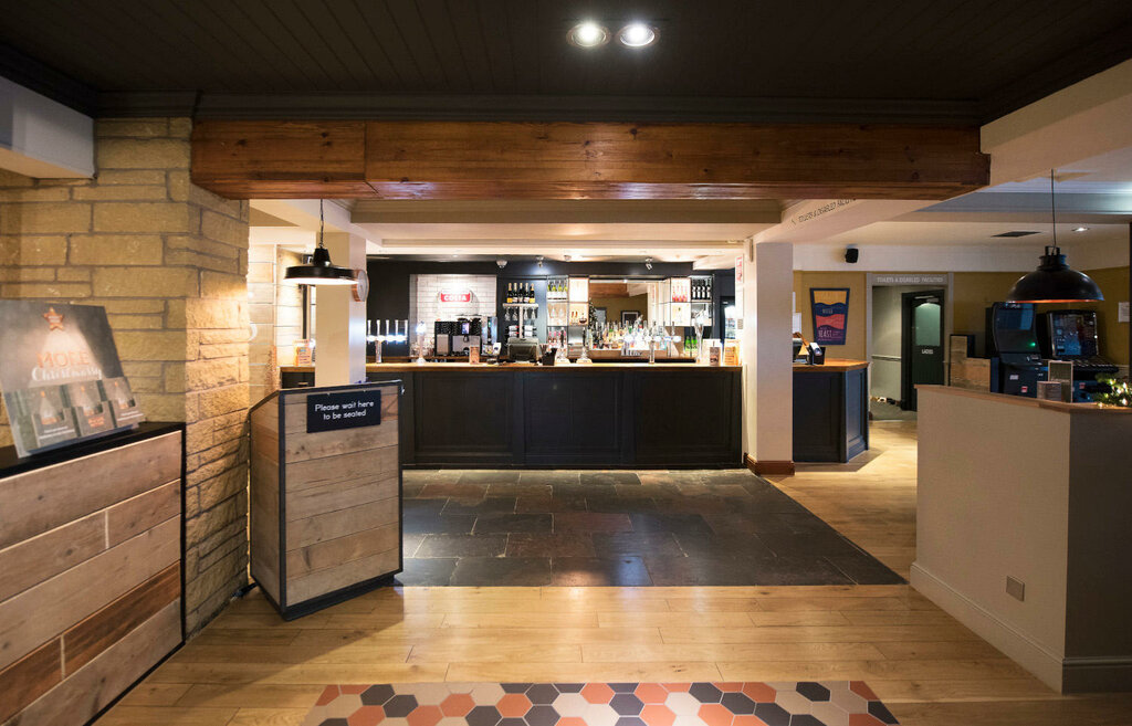 Bar The Newhouse Beefeater, İskoçya, foto