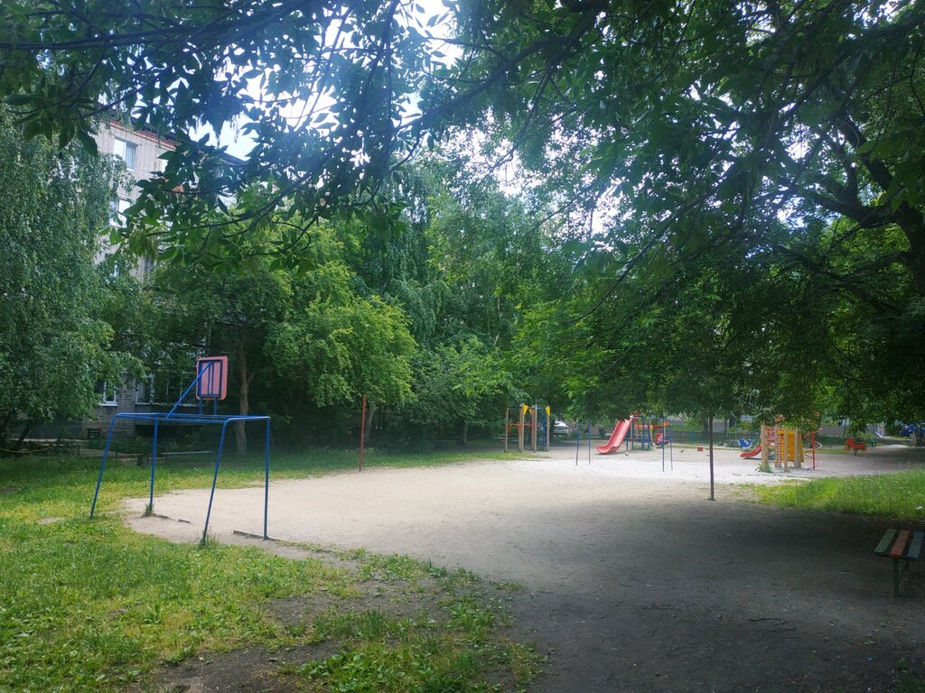 Spor alanı Спортивная площадка, Yekaterinburg, foto